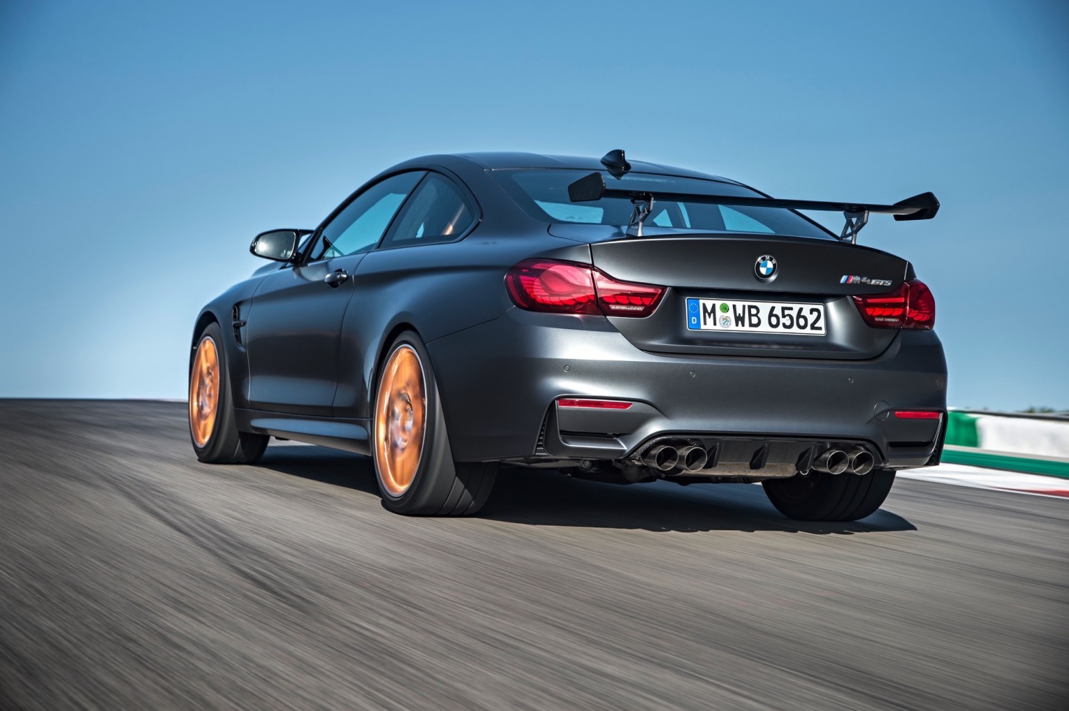 El BMW M4 GTS y el BMW 3.0 CSL HOMMAGE premiados - BMW Blog